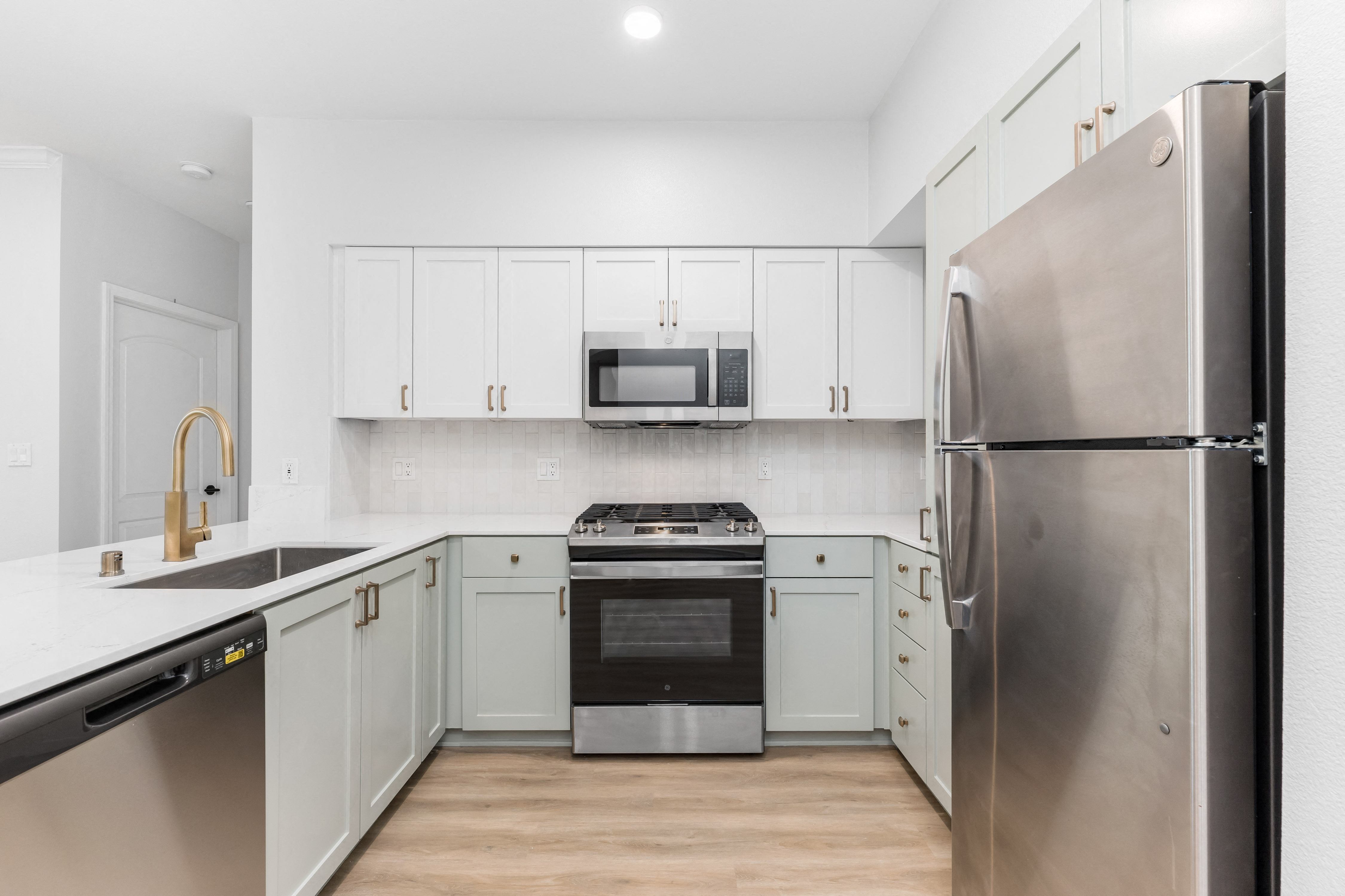 Elara at Warner Center | Apartment and Community