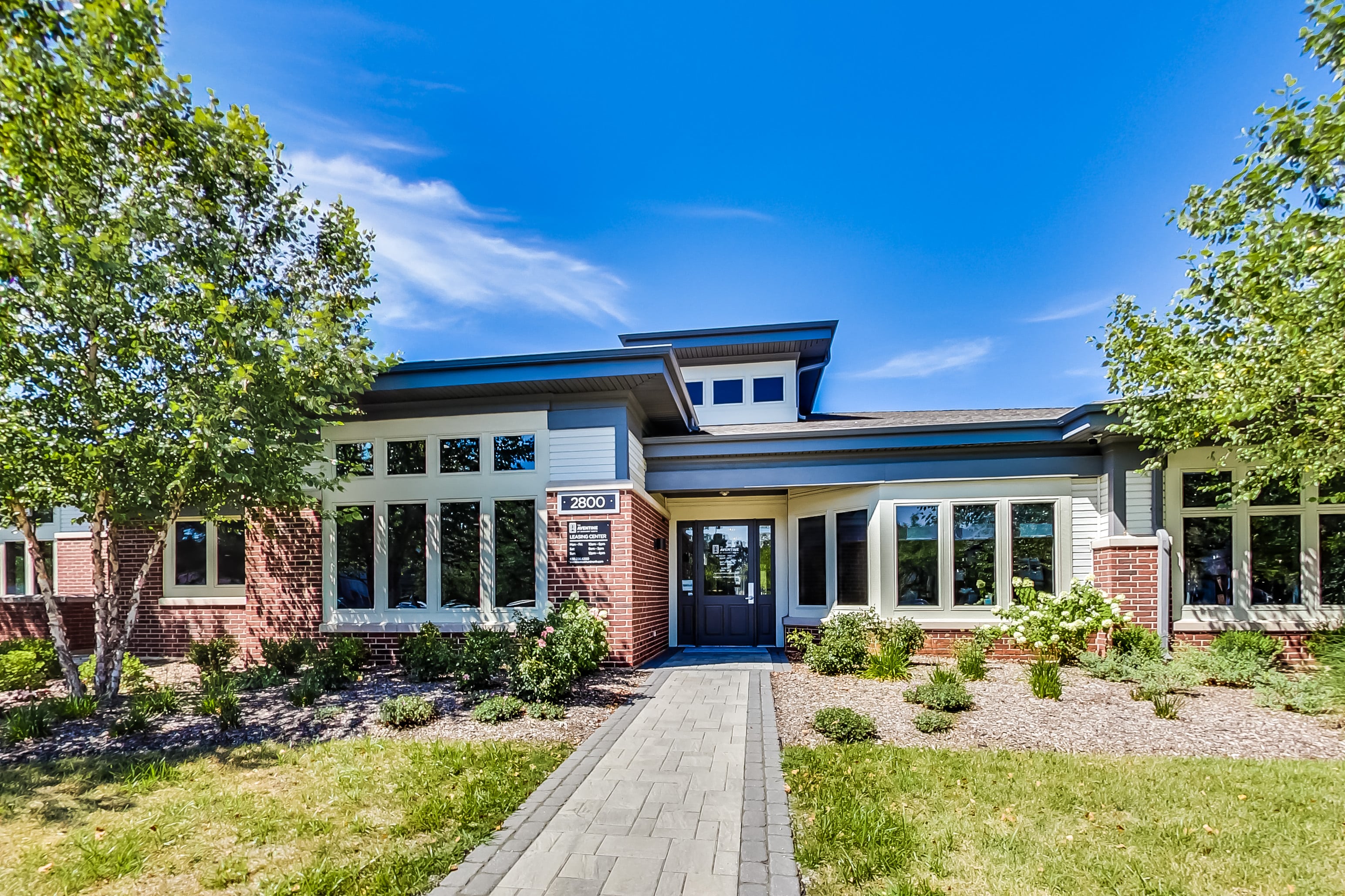Residents at The Aventine at Oakhurst North