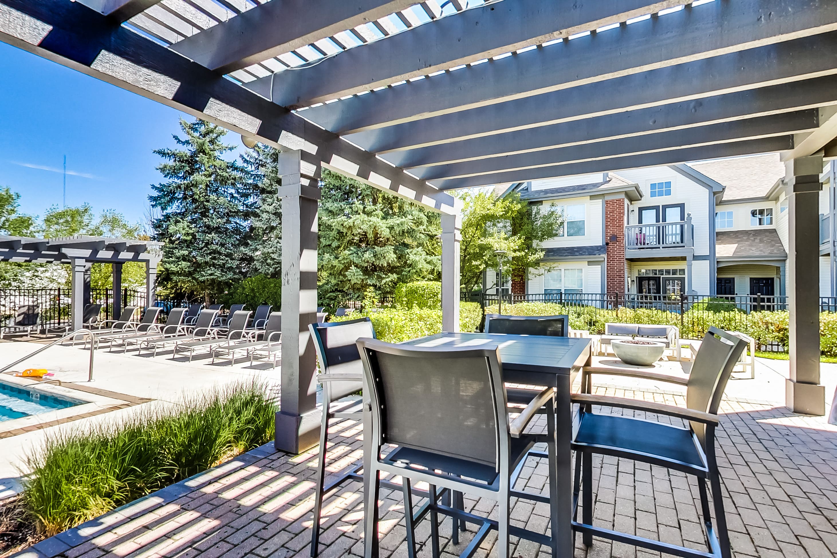 Residents at The Aventine at Oakhurst North